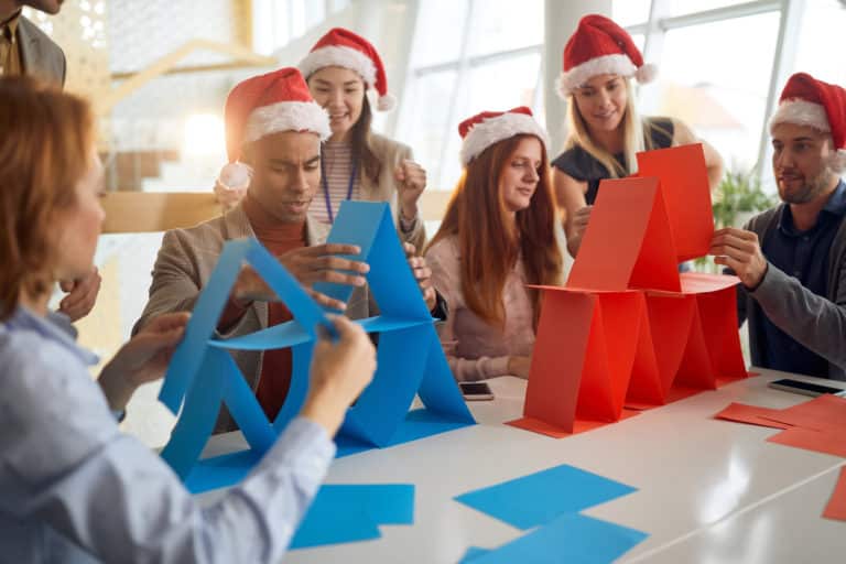 Planning an end-of-year team building event: the guide