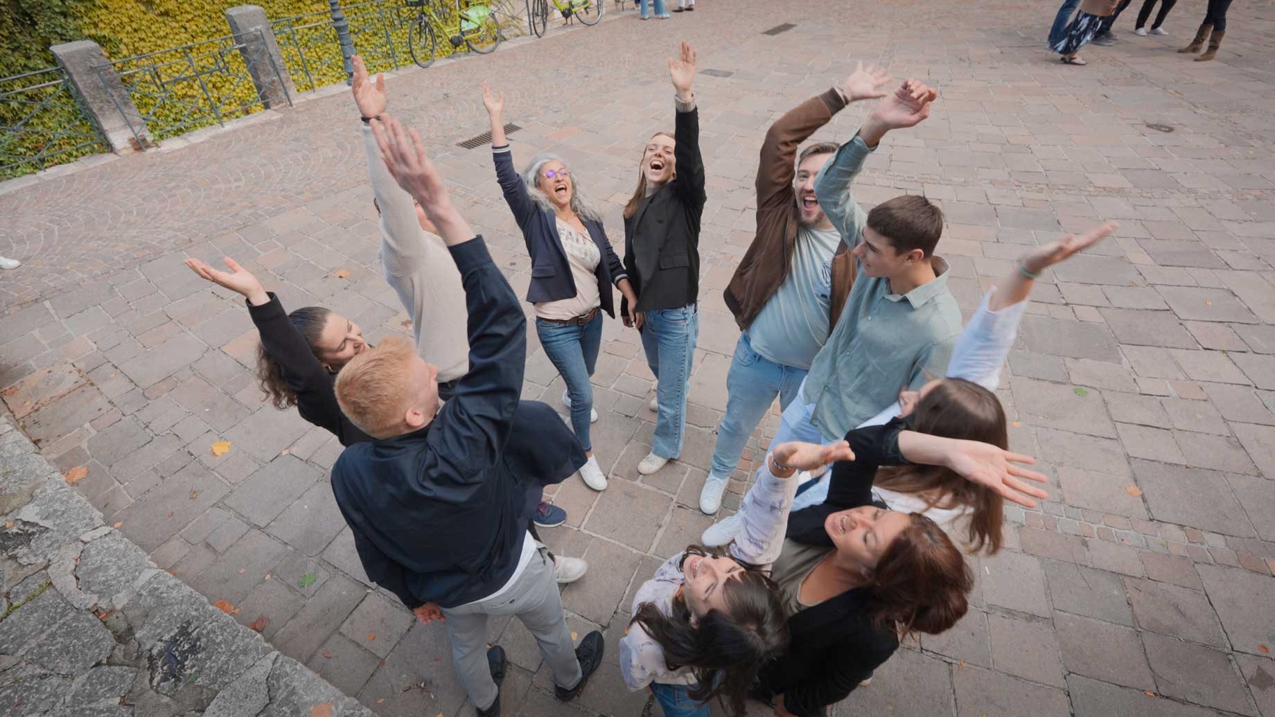 Fun Team Building activities : playful exercises & games for teams